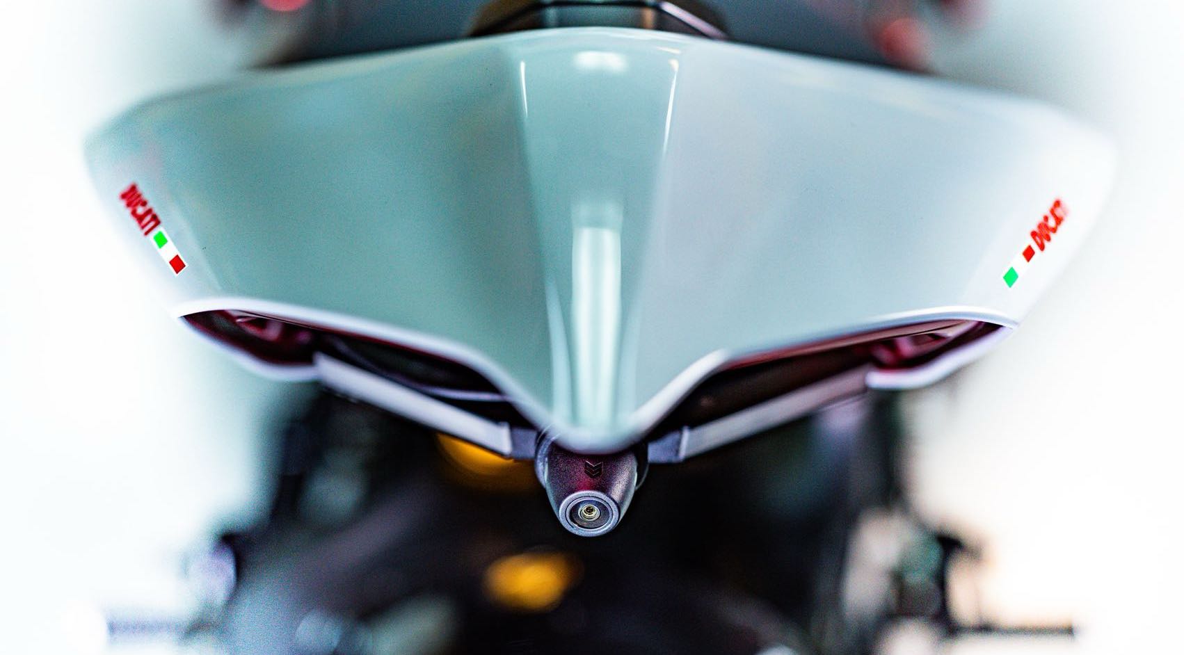 AIO-5 Lite Smart Motorcycle System | CarPlay & Android Auto – Chigee